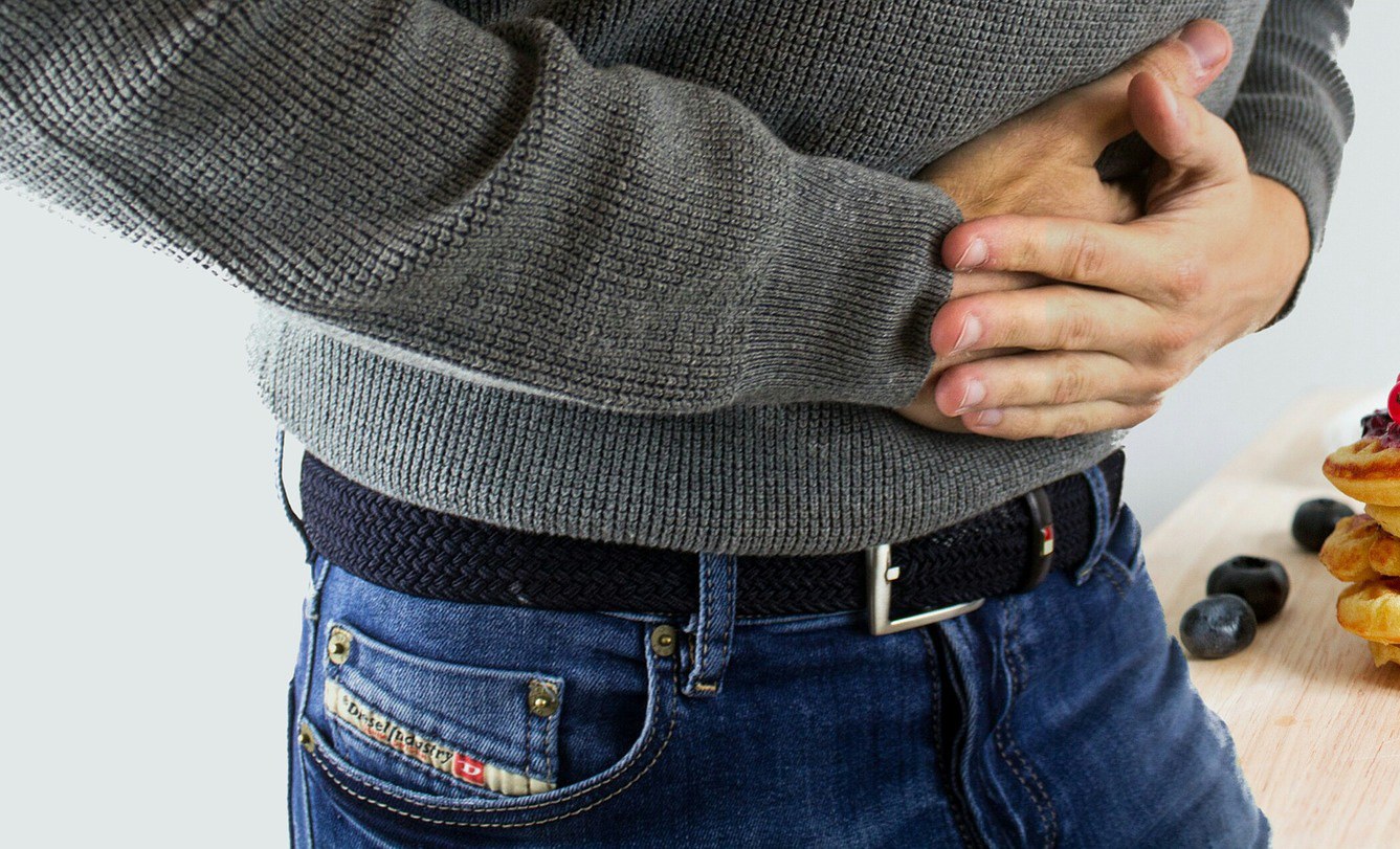 Svamp i navlen - Alt om symptomer og behandling (se video)